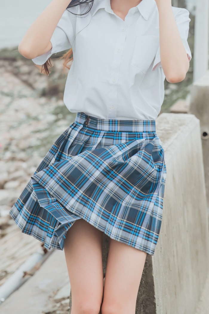 萝莉风COS 桜桃喵 – 户外-耳畔的风COS [27/377MB] - 图火火